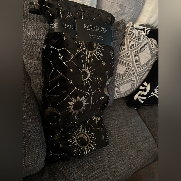 Rachel Zoe | Bedding | Rachel Zoe Blanket | Poshmark